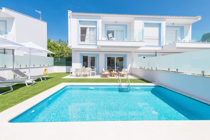 Holiday Villa Lago 1: Alcudia Beach, Pool, Ac​ - Can Picafort