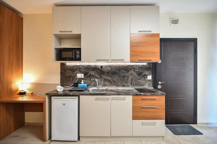 City Center For 2 With Parking Ac, Tv And Wifi - Varna