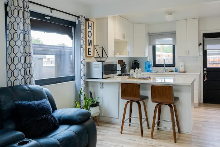 Oak @ Home: No Cleaning Fee - Farmington, NM