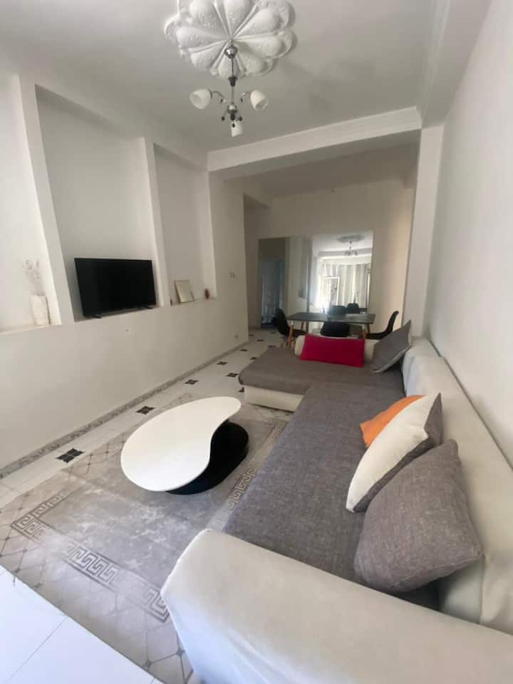 F3 Dans Une Villa à Sidi Aissa. - Annaba