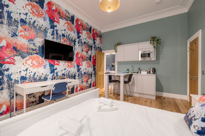 Stylish Micro Apartment 2 Tram Stops From Centre - Fife