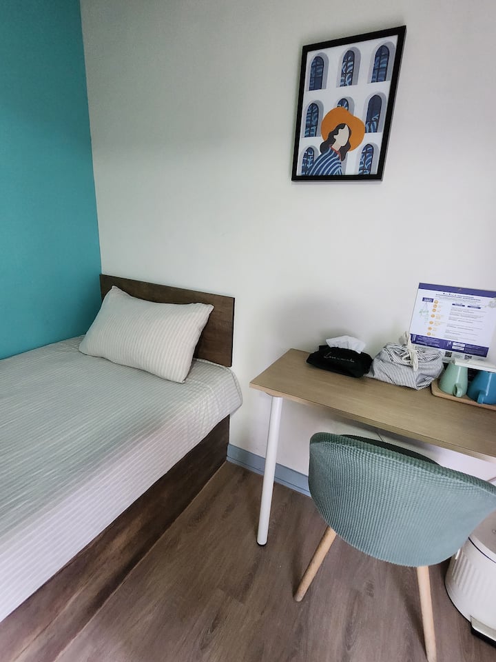 Standard Single Bed, Private Bathroom 2 Min To Mtr - Hong Kong