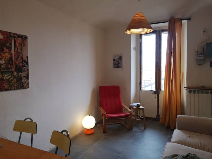 A Cozy Room, A Vibrant Neighborhood - 杜林