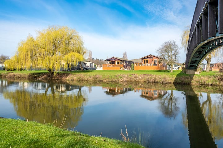 Kingfisher Lodge With Wonderful River Views Just 1 Mile From Stratford Upon Avon - Warwickshire