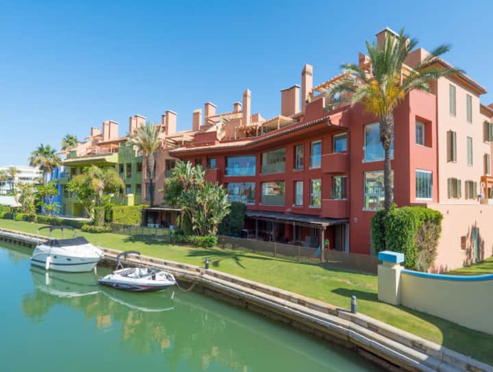 Superb Waterfront Apartment - Sotogrande