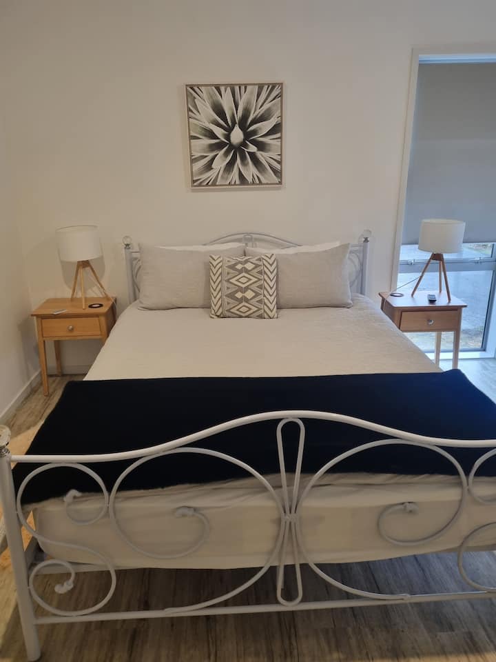 Cosy Large Room - Papamoa