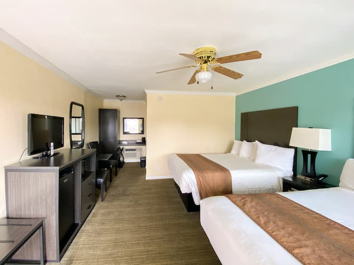 Rockview Inn & Suites, Two Queen Room - Cayucos, CA