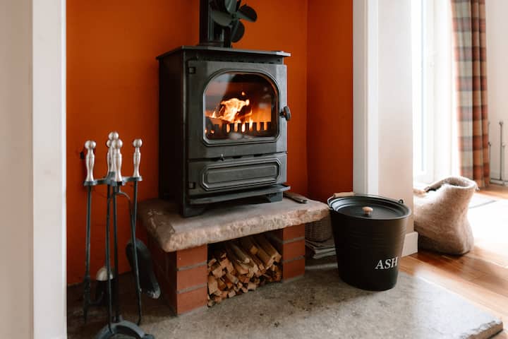 Luxury Highland Cottage With Jacuzzi Bath - Skye