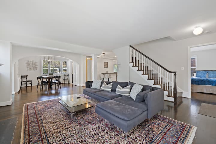 Downtown 4bd/3ba Home (Just Outside Dc) - Bethesda, MD