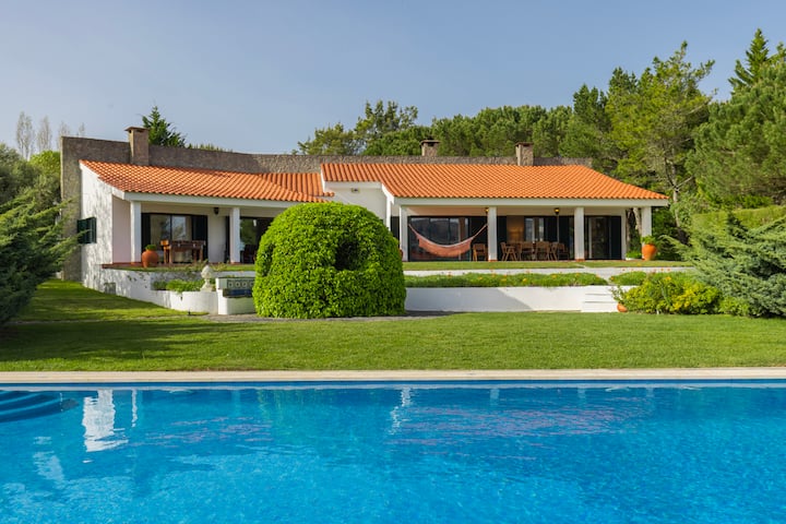 Mcountry Villa - Stunning View, Garden & Pool - Sintra