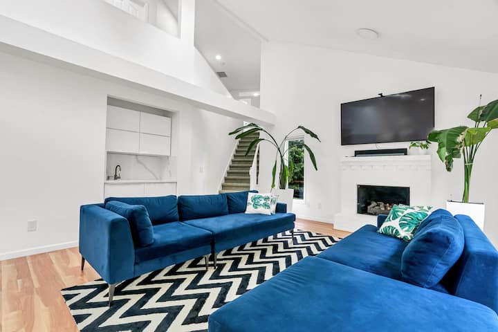 Spacious 5br Home Steps From Natural State Park - Redmond, WA