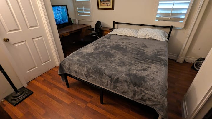 Shoreview Private Room - San Mateo, CA