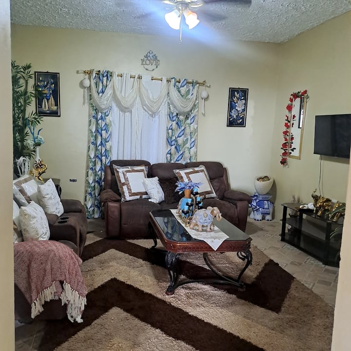 Platinum Paradise Vacation - Kingston