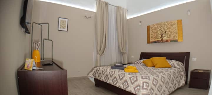 Exclusive House In The Center - Catania