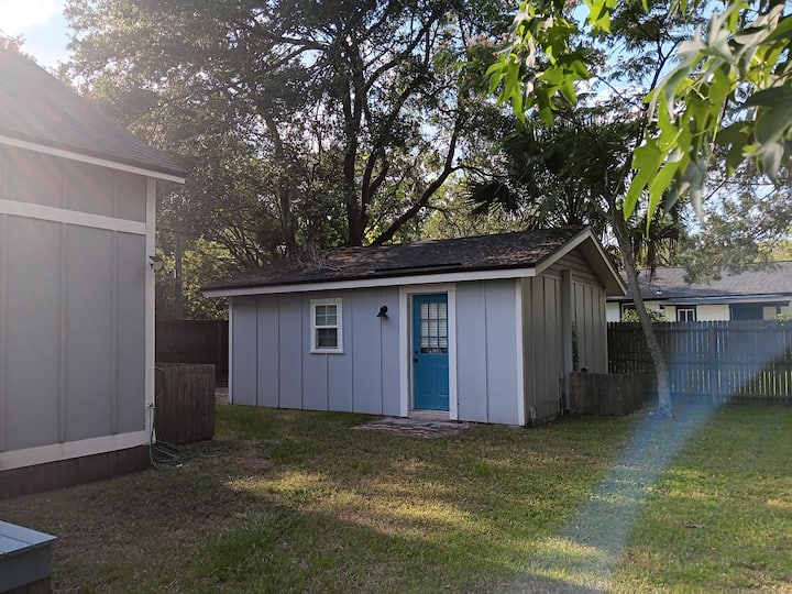 Large Fence In Yard, Private Area. - Jacksonville, FL