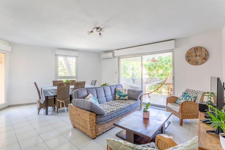 Pyrgos - T3 Climatisé - Deux Terrasses - 1 Parking - Marseille