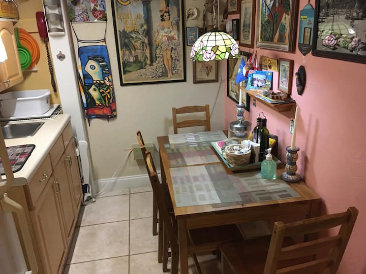 Room W/1 Bed For Adults Only By Mia, No Parking. - Miami