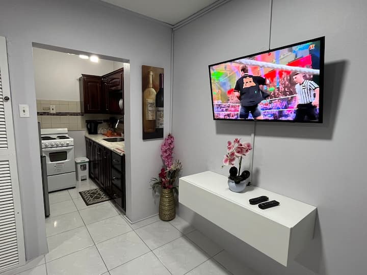 Comfy Modern Lifestyle - Kingston