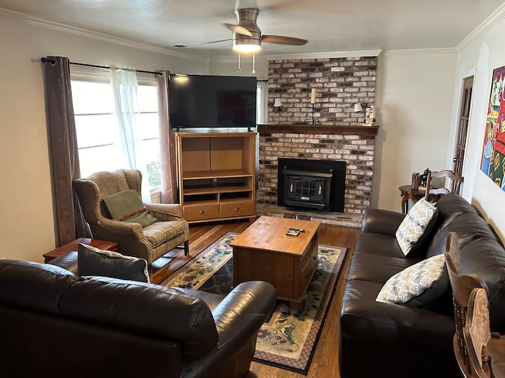 Charming 2 Bd 1 Bth House Heart Of Salinas - Salinas