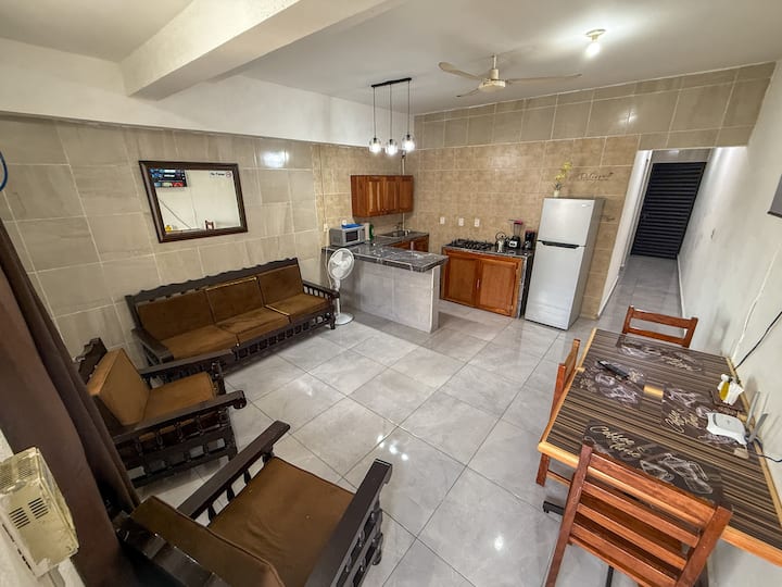 Depto. - Cocina - 2 Hab. - Estacionamiento - A/c. - Tapachula