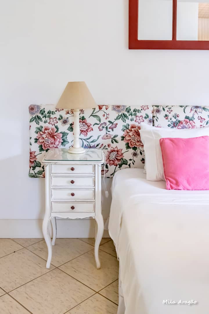 Villa 8127 Itaipava | Suíte Girassol-cama Kingsize - Petrópolis