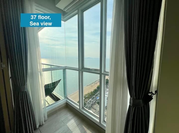Luxury Apartment, 37th Floor, Sea View - Pattaya City