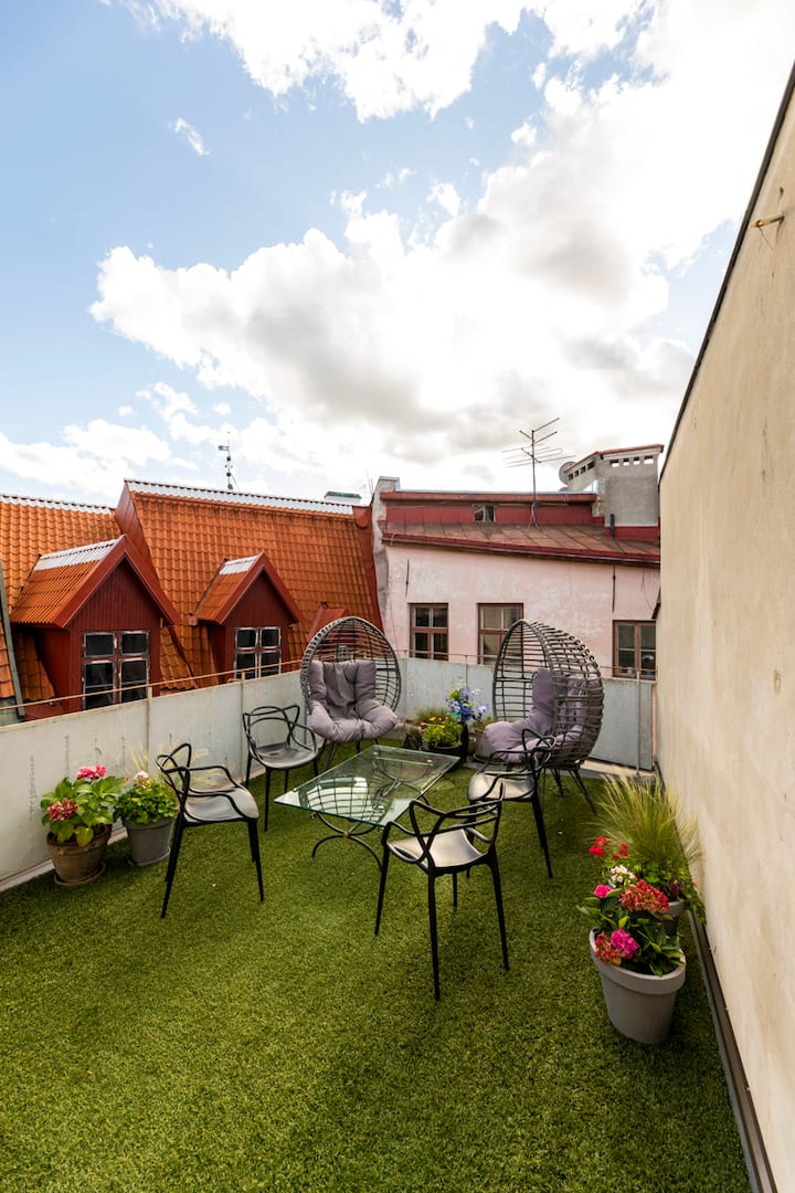 4 Br Penthouse In Old Town+balcony+fireplace+views - Tallinn
