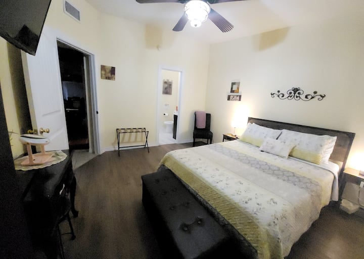 Guest House * 5 Min To Town*(hot Tub Not Included) - San Marcos, TX