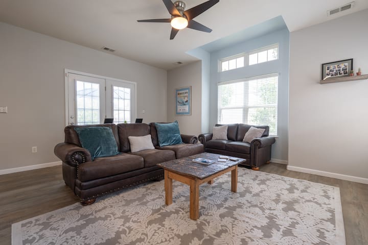 Beach Beauty-1 Bedroom - Virginia Beach, VA