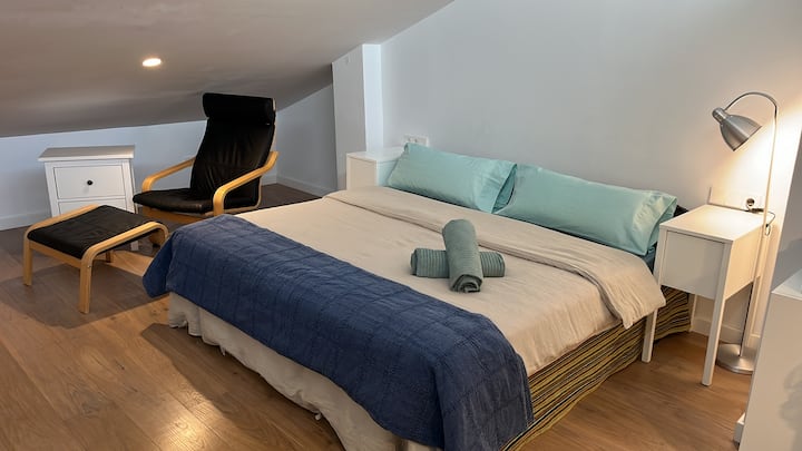 The Attic At Lemon Tree Guesthouse - El Masnou