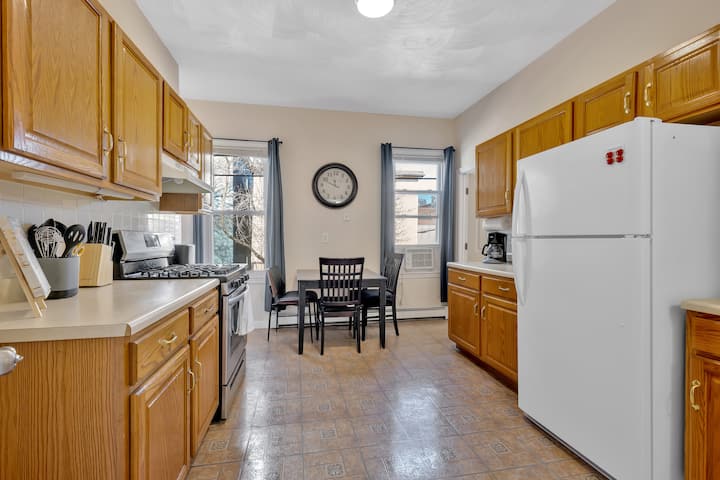 Near Mit, Mgh & Harvard; Walk To Transit & Shops - Cambridge, MA