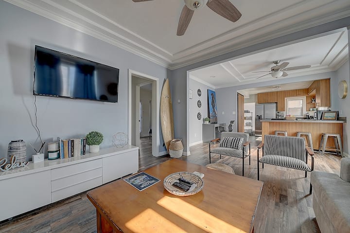 Beach Bungalow - Long Beach, CA