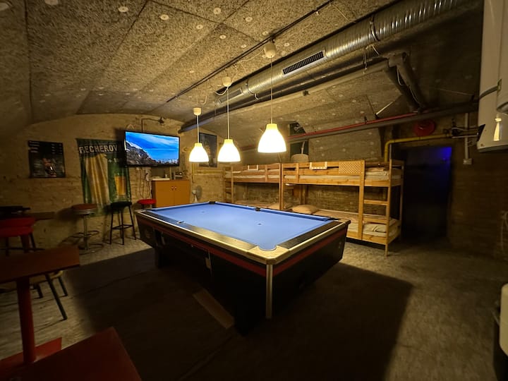 Former Pub, Pool Table, Darts, Beer Tap, 18person - Budapest