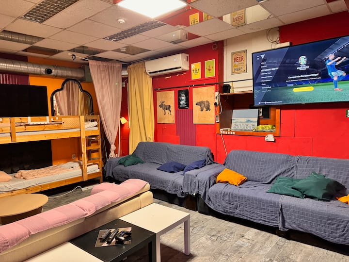 Former Pub, Pool Table, Darts, Beer Tap, 18person - Budapest