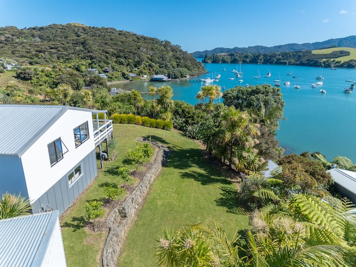 Fantastic Views In Peaceful Setting Overlooking Mangonui Harbour - Mangōnui