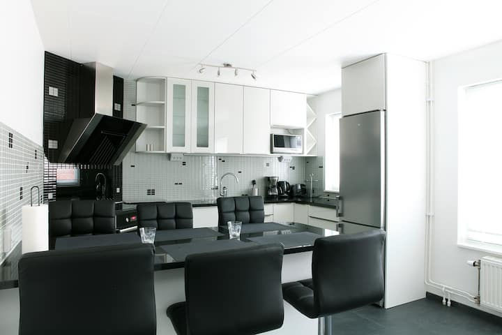 Modern Cozy 3 Bedroom Apartment Close To Center - Malmö