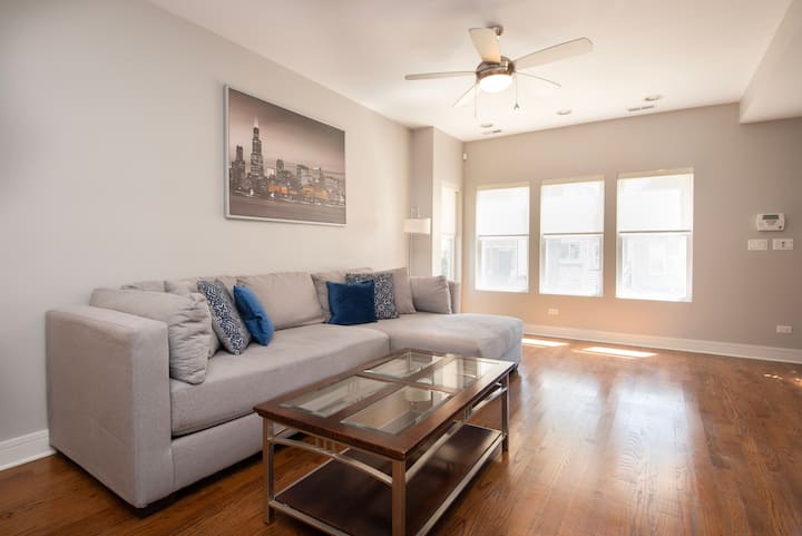 Duplex Home Roscoevillage/wrigley Free St Parking - North Park - Chicago