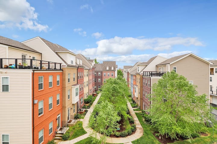Modern Townhome, Perfect For Families, Near Metro - Silver Spring, MD