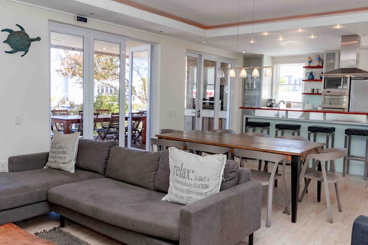 Thesen Island-lagoon Home With Jetty - Knysna