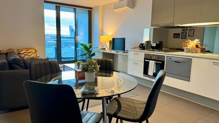 Springleave, Comfy Apartment In A Perfect Location - Melbourne