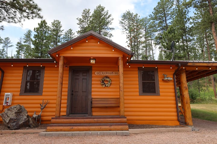 Deer Crossing Cabin At Restmore Inn - Full Kitchen - Hill City, SD
