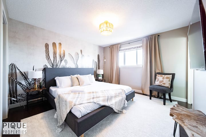*4bdrm Desert Vibes*king Bed*fire Table*bbq*garage - Edmonton