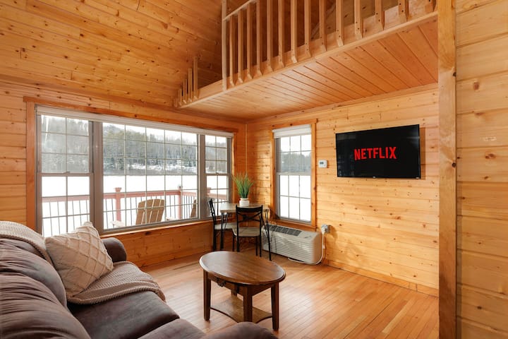 Chestnut Premier, Beautiful Lakeside Log Cabin - Bethlehem, NH