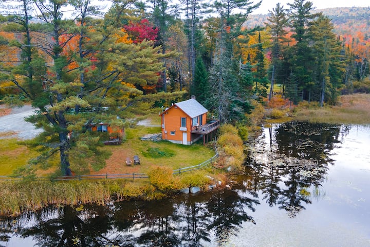 Chestnut Premier, Beautiful Lakeside Log Cabin - Bethlehem, NH