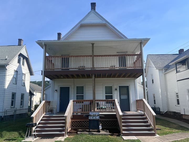 Nice Three Bedroom Home With Huge Back-yard!! - Williamsport