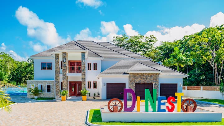 Di Nest @ 327 - ジャマイカ