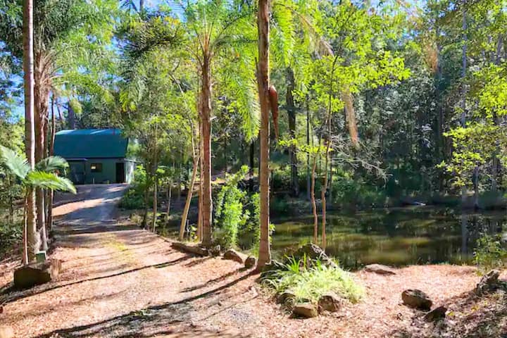 Lake View Chalet | Close To Australia Zoo - Landsborough