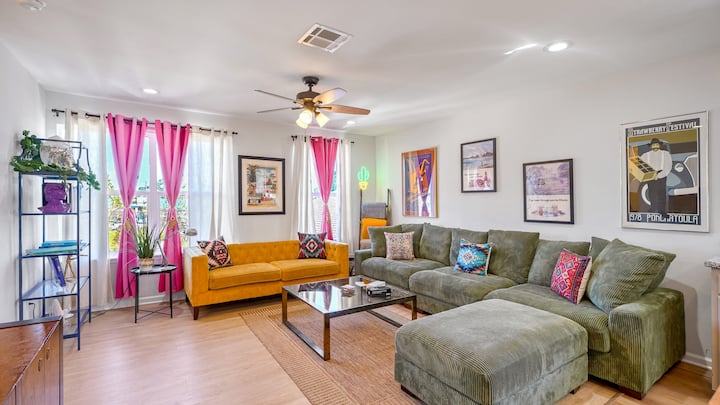 Spacious Retreat By Fq | Mini-pool | Ev Parking - New Orleans, LA