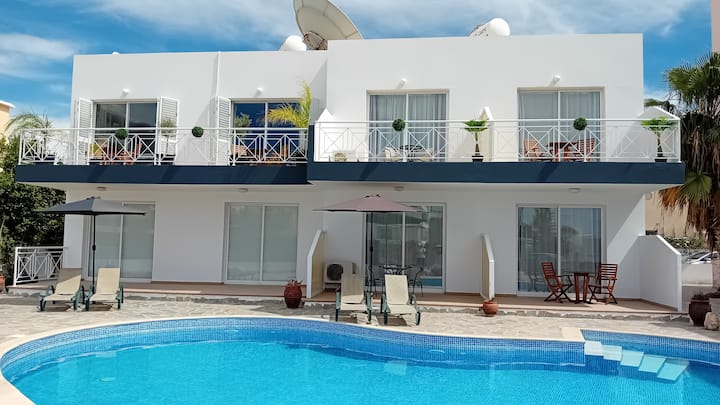 Kato Paphos Suites, Gf 1-bed Apt -Pool, Wi-fi, A/c - Paphos