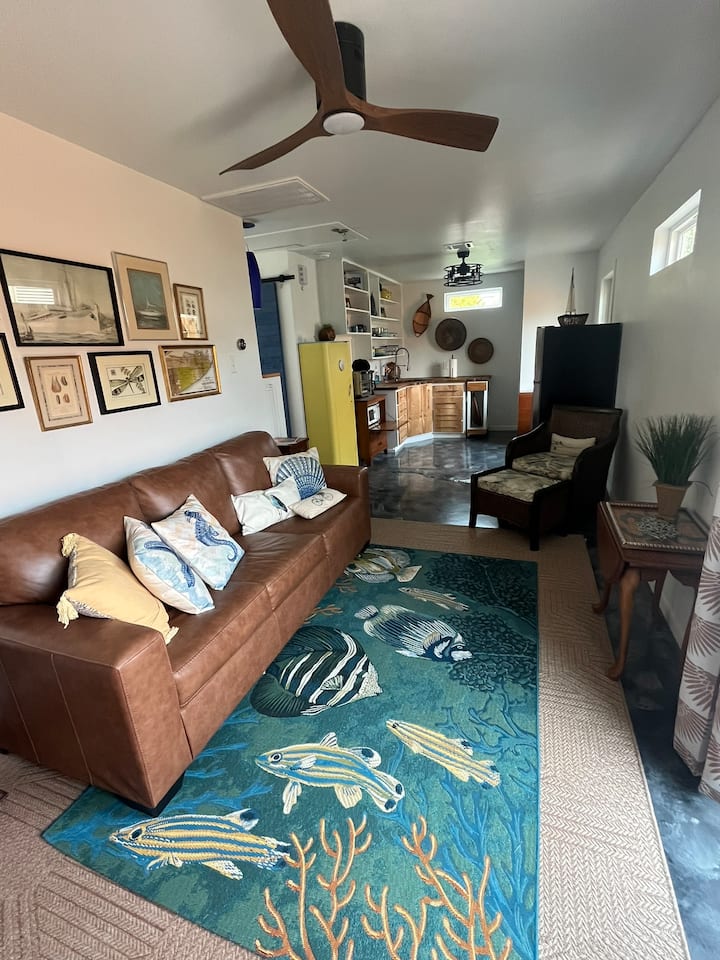 Walk To Beach-all New 1br/1bth , No Cleaning Fee! - Galveston, TX
